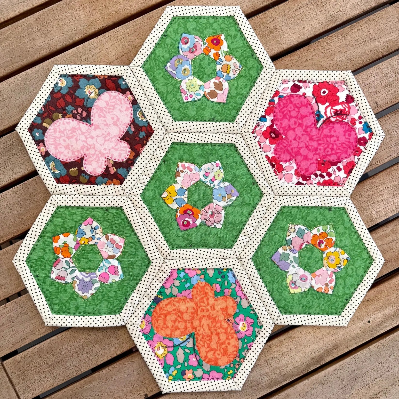 Poppin' Table Topper | Placemat | Mini Quilt: PDF Pattern ...